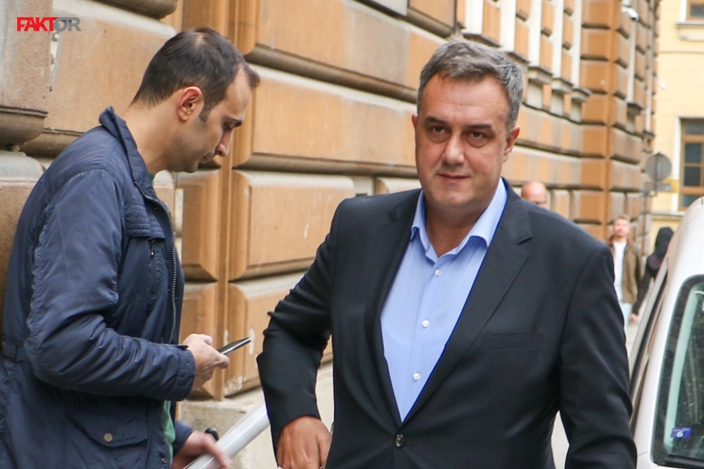 Suđenje Sarajliću i drugima: Velid Tvrtković svjedočio o snimku ...