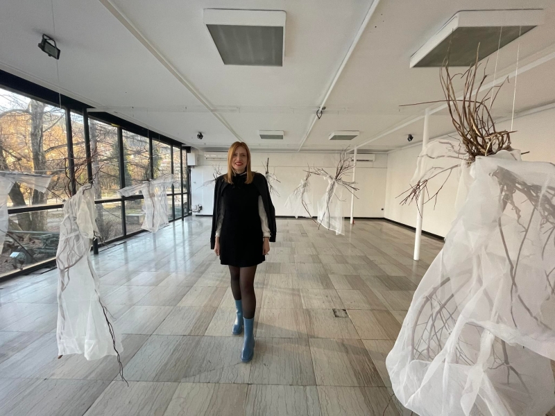 Izložba u Historijskom muzeju BiH: "Svadba" Nore Lefa u istom momentu budi i radost i tugu