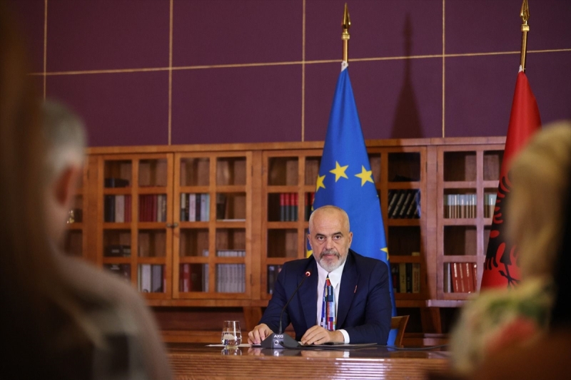 Albanija predala Macronu i Sholzu nacrt dokumenta za ZSO na Kosovu