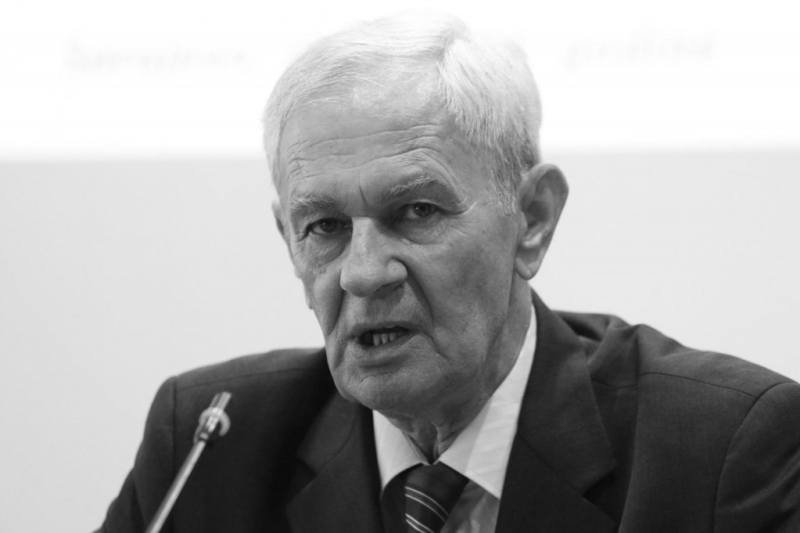 Preminuo general Salko Begić, pilot i prvi komandant Zračnih snaga ...