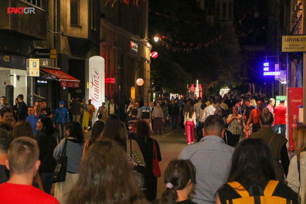 U Sarajevu sinoć slavlje uz vatromet, ljudi su ogorčeni: Hoće li Vijeće ...