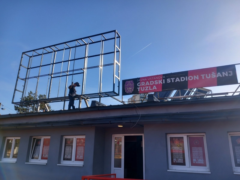 Počela instalacija: Stadion Tušanj dobija novi LED semafor Počela instalacija: Stadion Tušanj dobija novi LED semafor