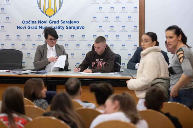 Potpisani ugovori za stipendiranje uspješnih sportista Općine Novi Grad