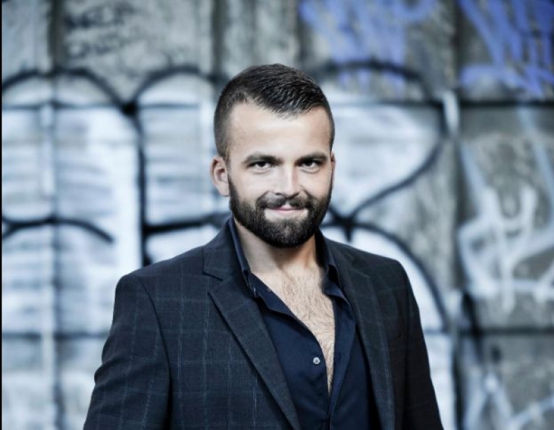 Adnan Hasković, glavna uloga u filmu "Umri prije smrti": Čineći nasilje ...