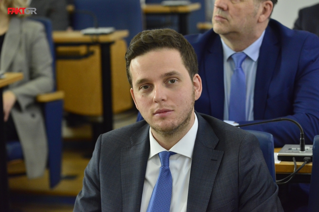 Nihade, trepni dvaput ako su te oteli: Da sam se ja pitao...