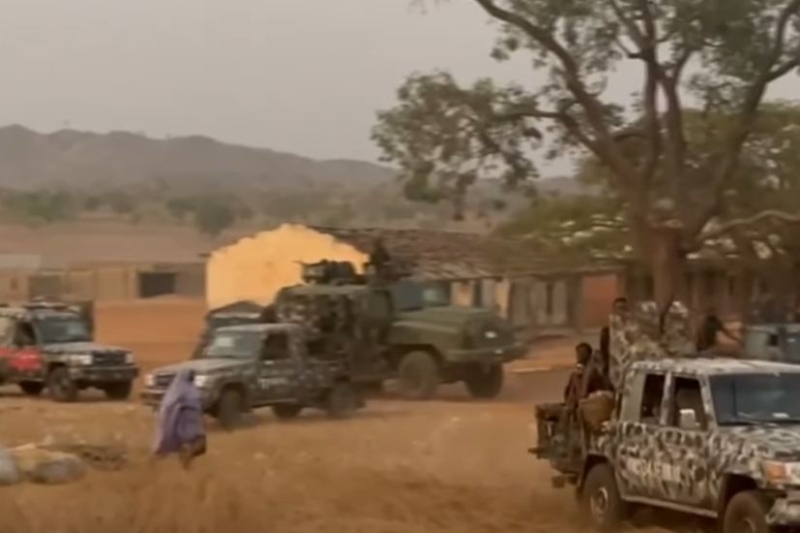 Oteto više od 280 učenika starih osam do 15 godina, mještani ih ...