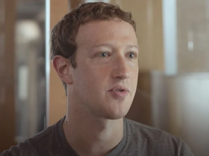 Tajna majice šefa Facebooka: Evo zašto oduvijek nosi sivo