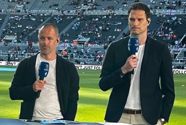 I Asmir Begović sinoć je bio na St. James Parku, ali ne na golu Zmajeva