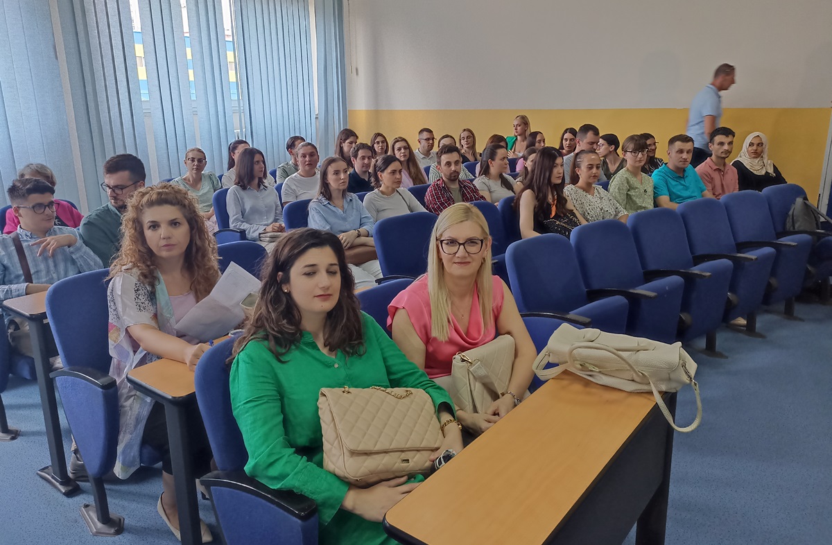 U Tuzlanskom kantonu sa biroa zaposlili 71 mladog ljekara, bruto plaća ...