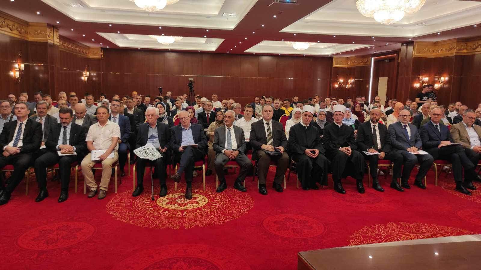 Kavazović na konferenciji "Institucija hifza u BiH": U Kur'anu je naša ...