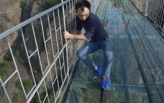 Ovo je najduži viseći stakleni most na svijetu