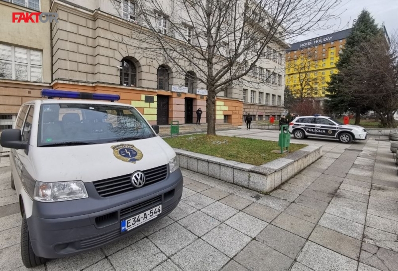 U školama u Sarajevu jutros ponovo dojave o bombama, učenici i osoblje evakuirani