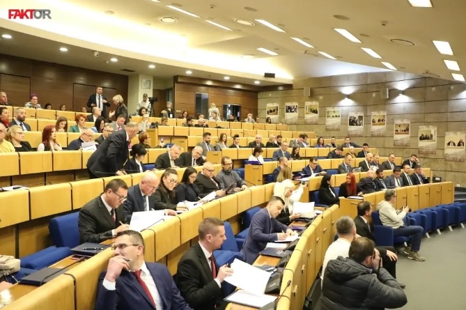 Delegate u FBiH zanima je li Vlada pomogla pogođenim poplavama, na ...