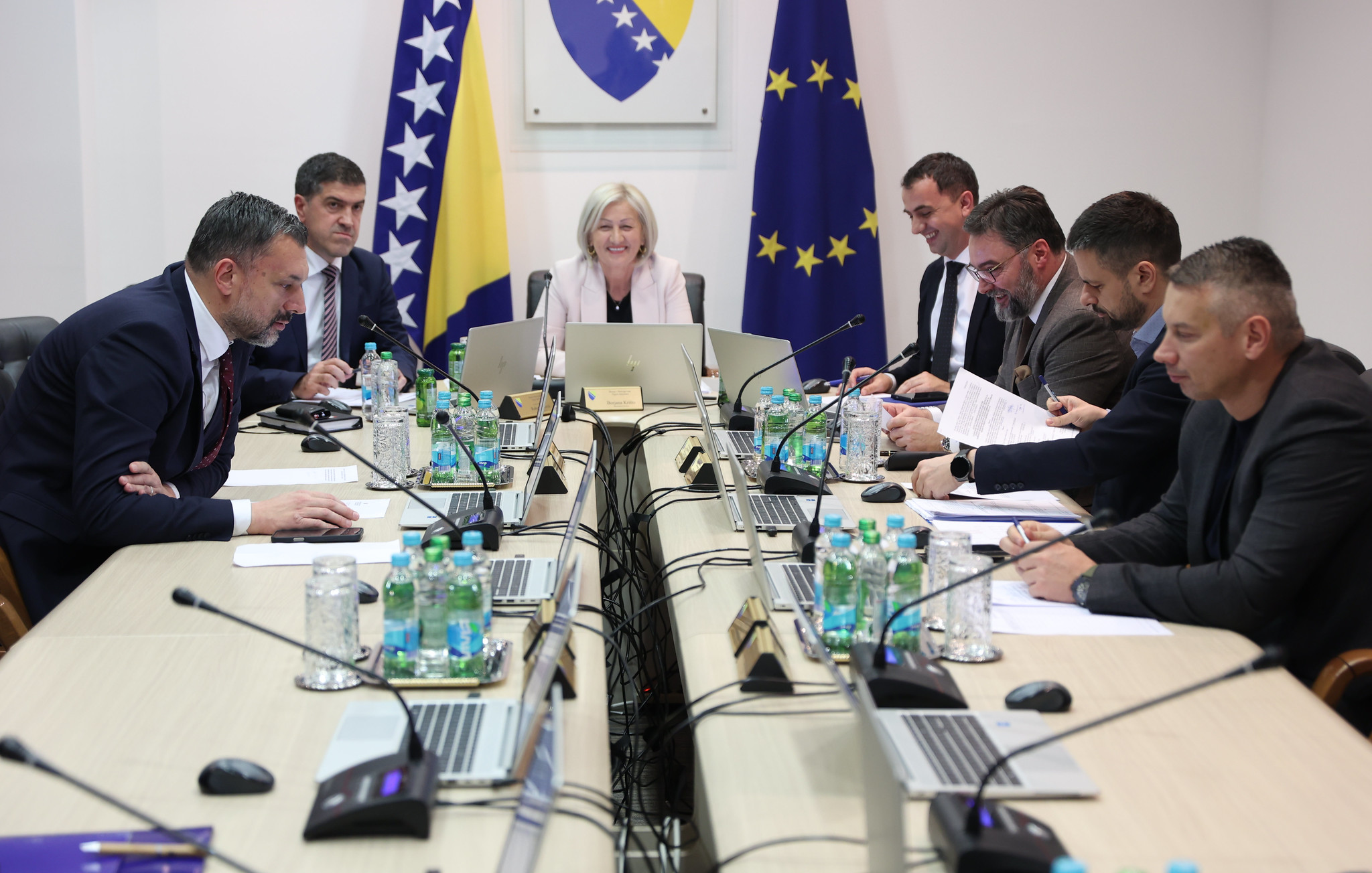 Konakovićev glas presudio da se izdvoji novac za zgradu Dodikovog kuma ...