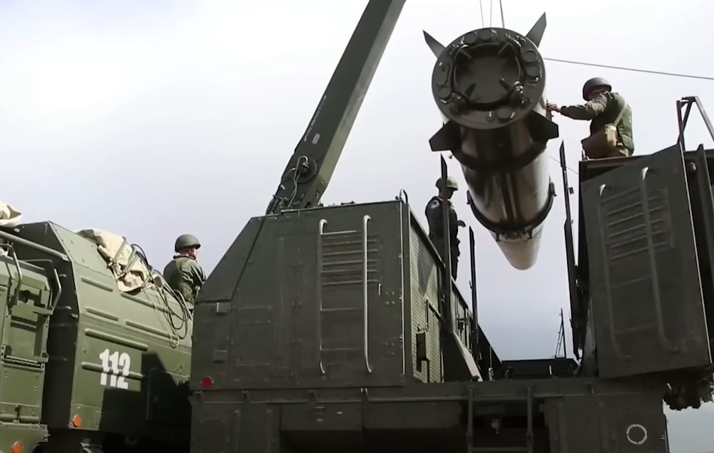 Putin najavio serijsku proizvodnju, koliko su opasne ruske rakete Orešnik Putin najavio serijsku proizvodnju, koliko su opasne ruske rakete Orešnik