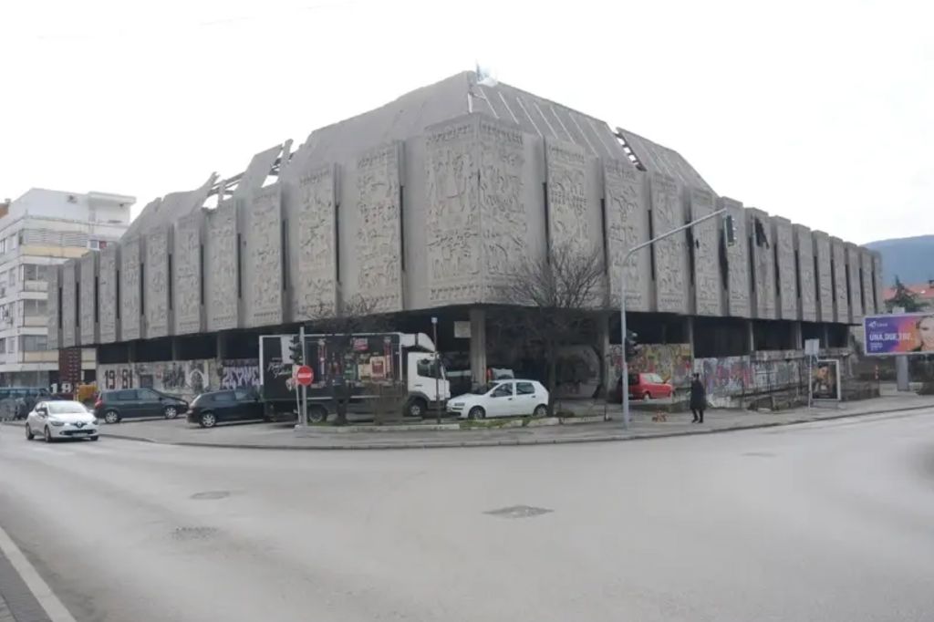 Nakon više od 30 godina zgrada Razvitka u centru Mostara bit će obnovljena