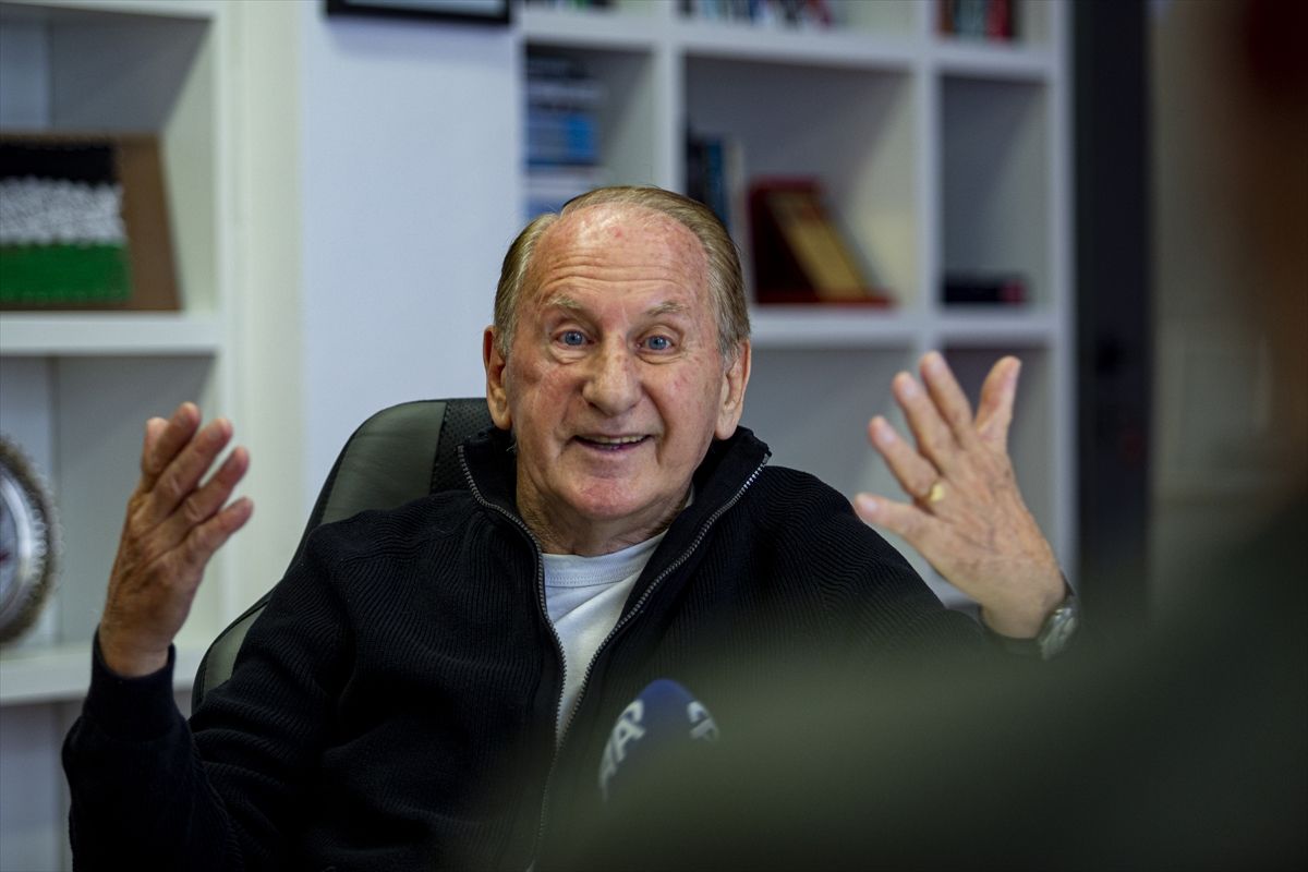 Andrija Števanić, interpretator sevdalinke: "Mujo kuje konja po mjesecu ...