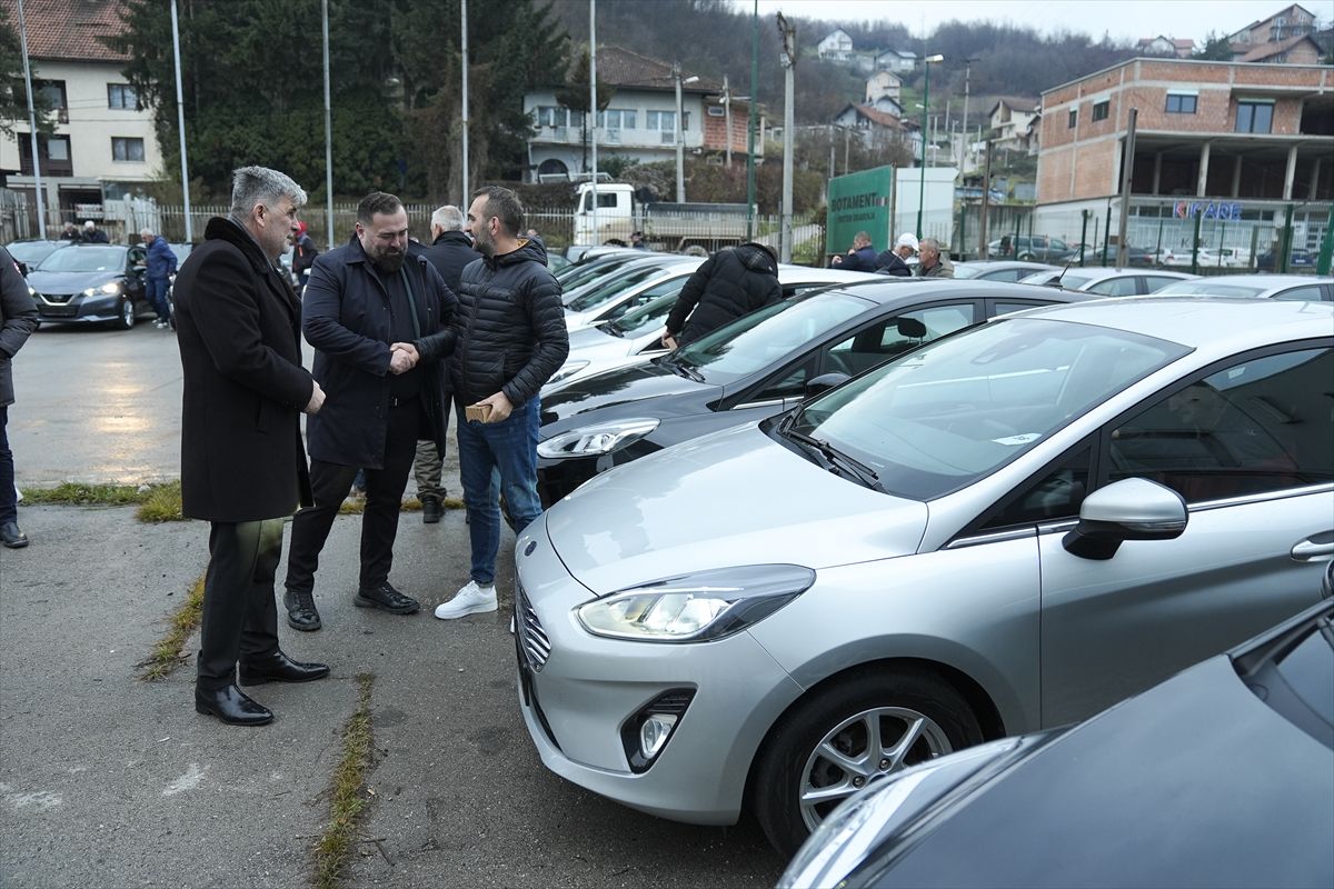Uručeni ključevi 40 automobila za porodice sa poplavljenih područja Jablanice i Konjica