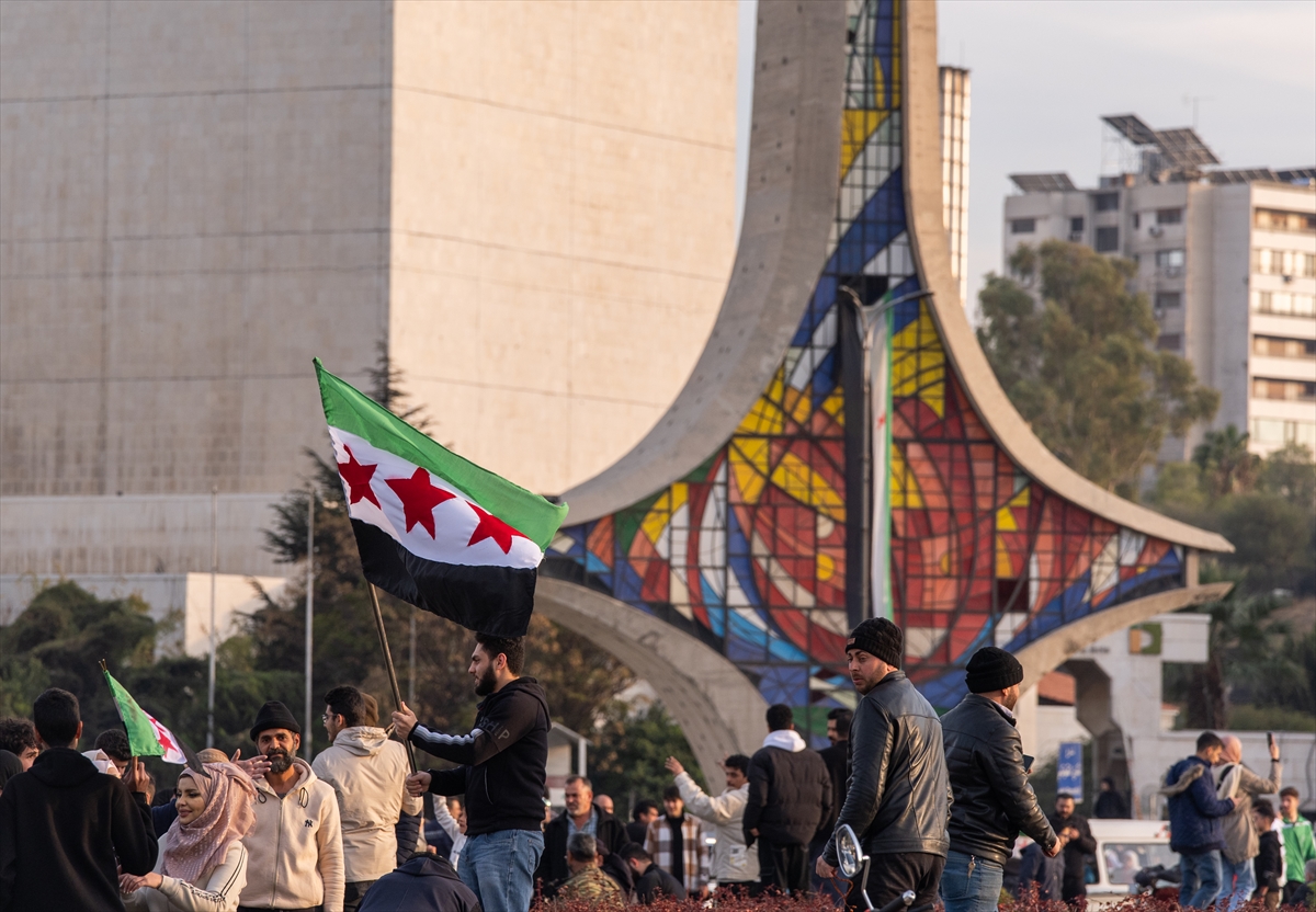 Zvanično imenovan privremeni predsjednik Sirije, raspuštena Assadova ...
