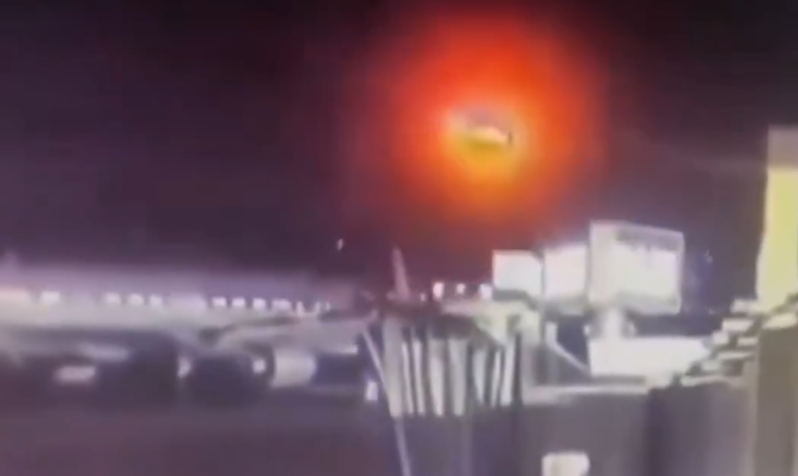 Objavljen snimak sudara na nebu iznad Washingtona: Putnički avion pretvorio se u vatrenu kuglu