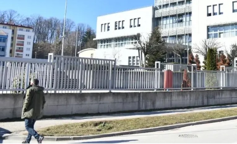 Zaposleni u SIPA-i i danas stigli na posao u sjedište u Lukavici, Dodik tvrdi da ih 20 prelazi u ...