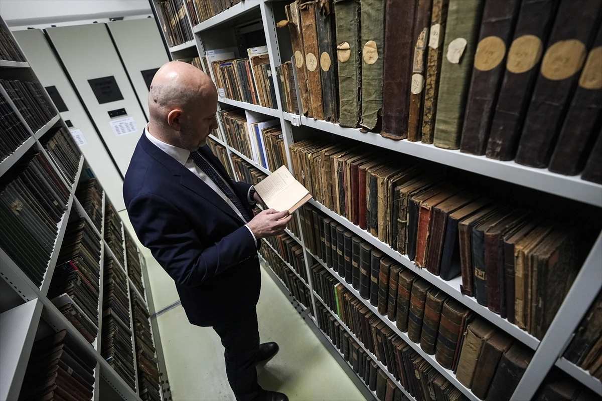Čuvar pisanog blaga: Gazi Husrev-begova biblioteka čuva rukopis star ...
