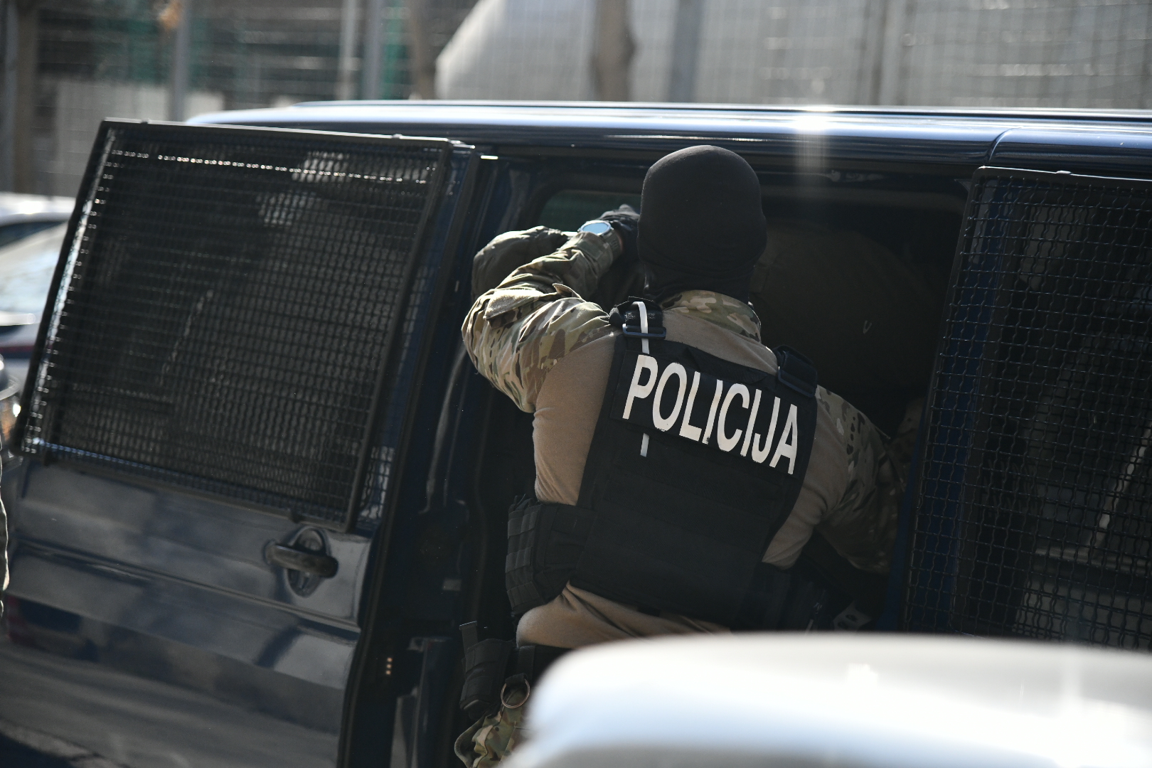 Policija uhapsila muškarca zbog neprijavljivanja ubistva mladića u Visokom