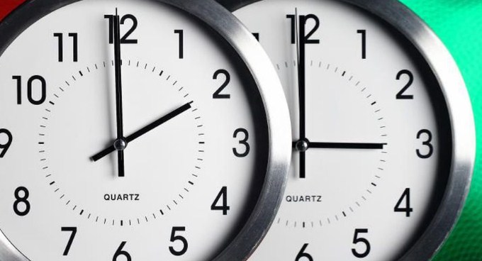 Pomicanje sata u 2025: Kada nas očekuje i zašto se mijenja