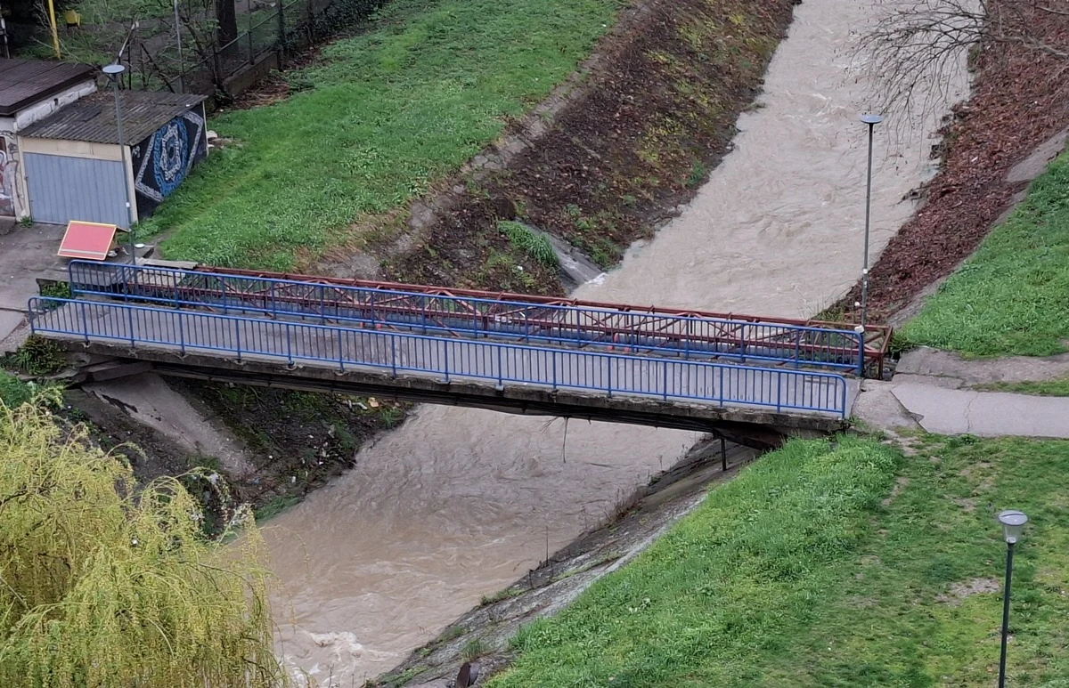 Obilne kiše u TK: Poplave u Gračanici i Doboj Istoku, ugroženo nekoliko ...
