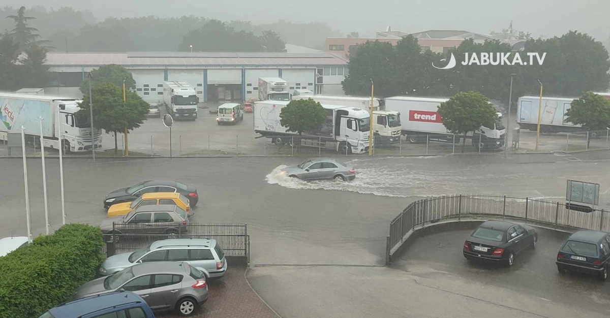 Nevrijeme pogodilo Široki Brijeg, poplavljene ulice