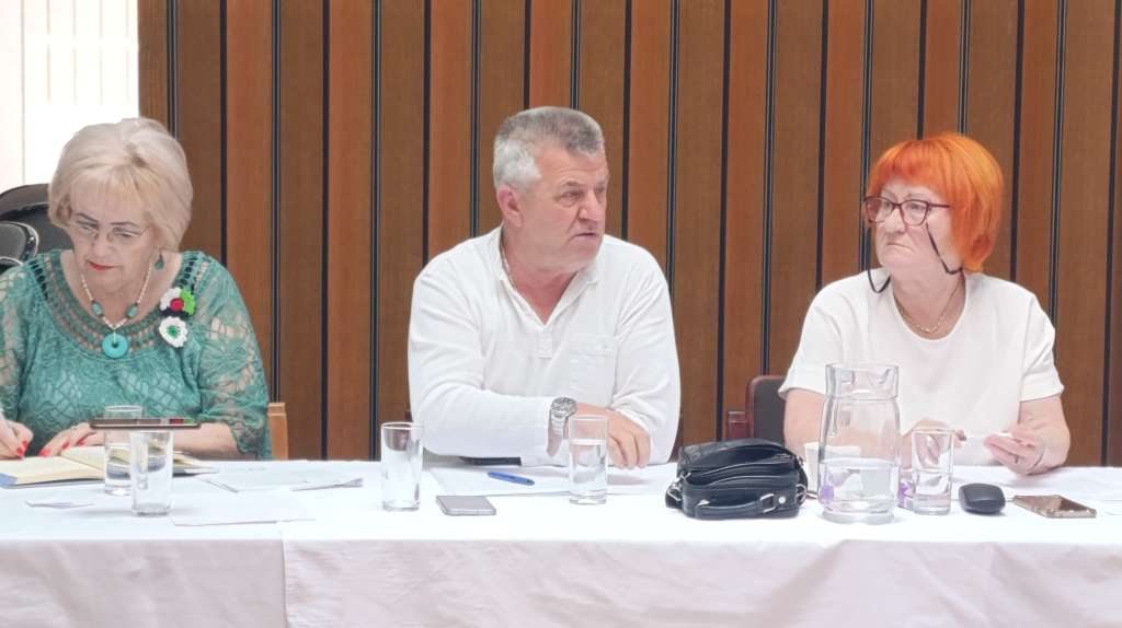 Penzioneri izlaze na proteste, hoće vanredno povećanje penzija!