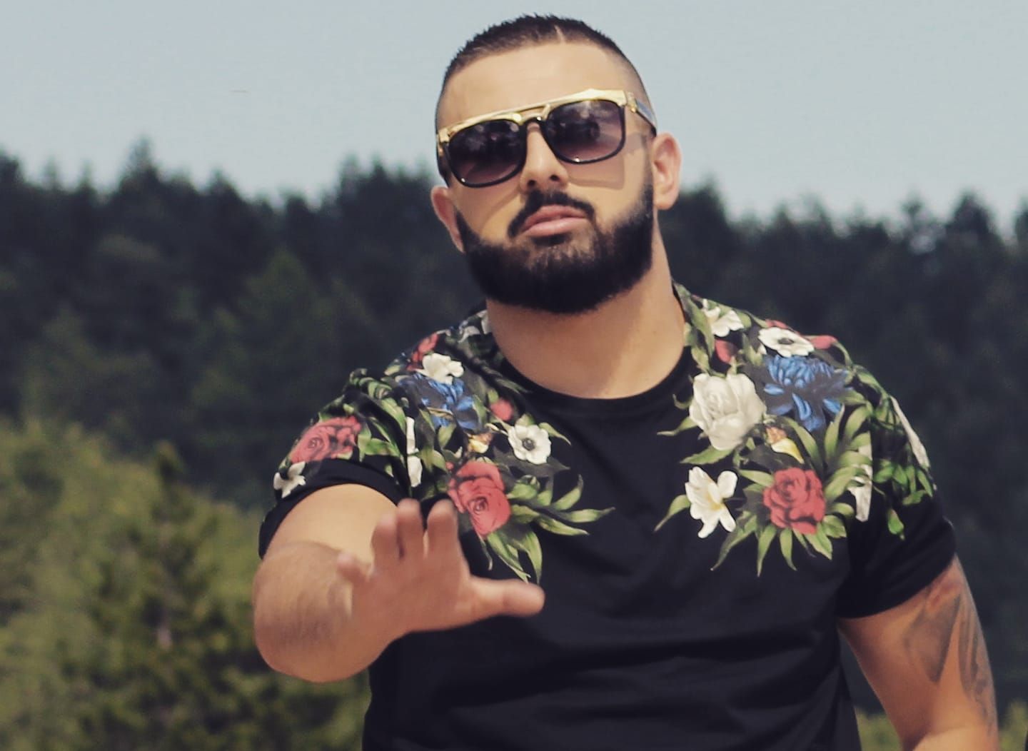 Na Ilidži ranjen reper Sajfer, policija istražuje je li samoranjavanje ...