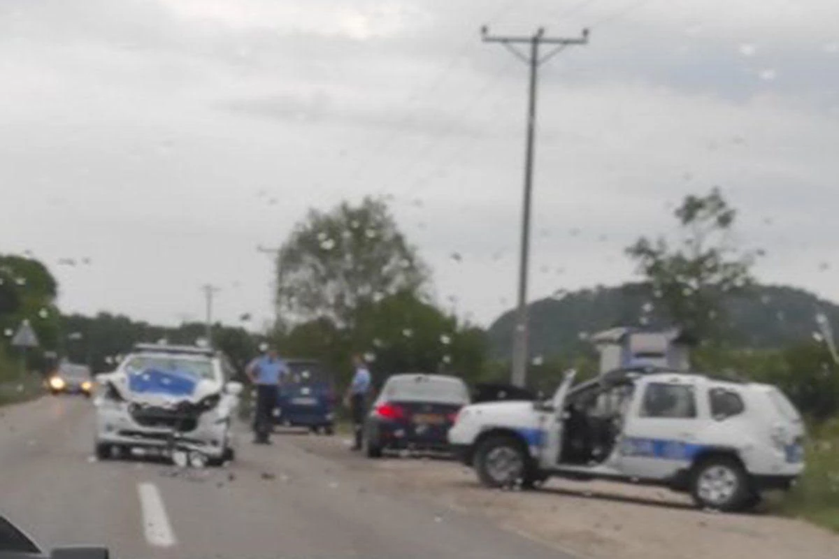 Tokom potjere u Prnjavoru došlo do nesreće, povrijeđen policajac ...