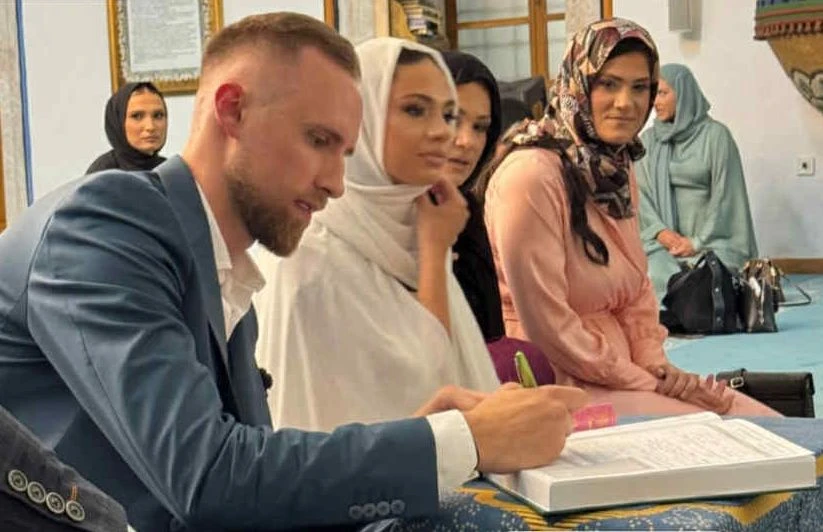 Amina i Džanan Musa se vjenčali šerijatski, na svadbu stiže više od 300 ...