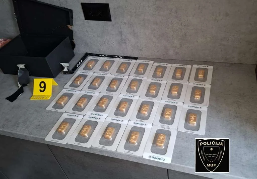 MUP HNK uhapsio dvojicu Nijemaca: Pronašli im 26 zlatnih poluga ...