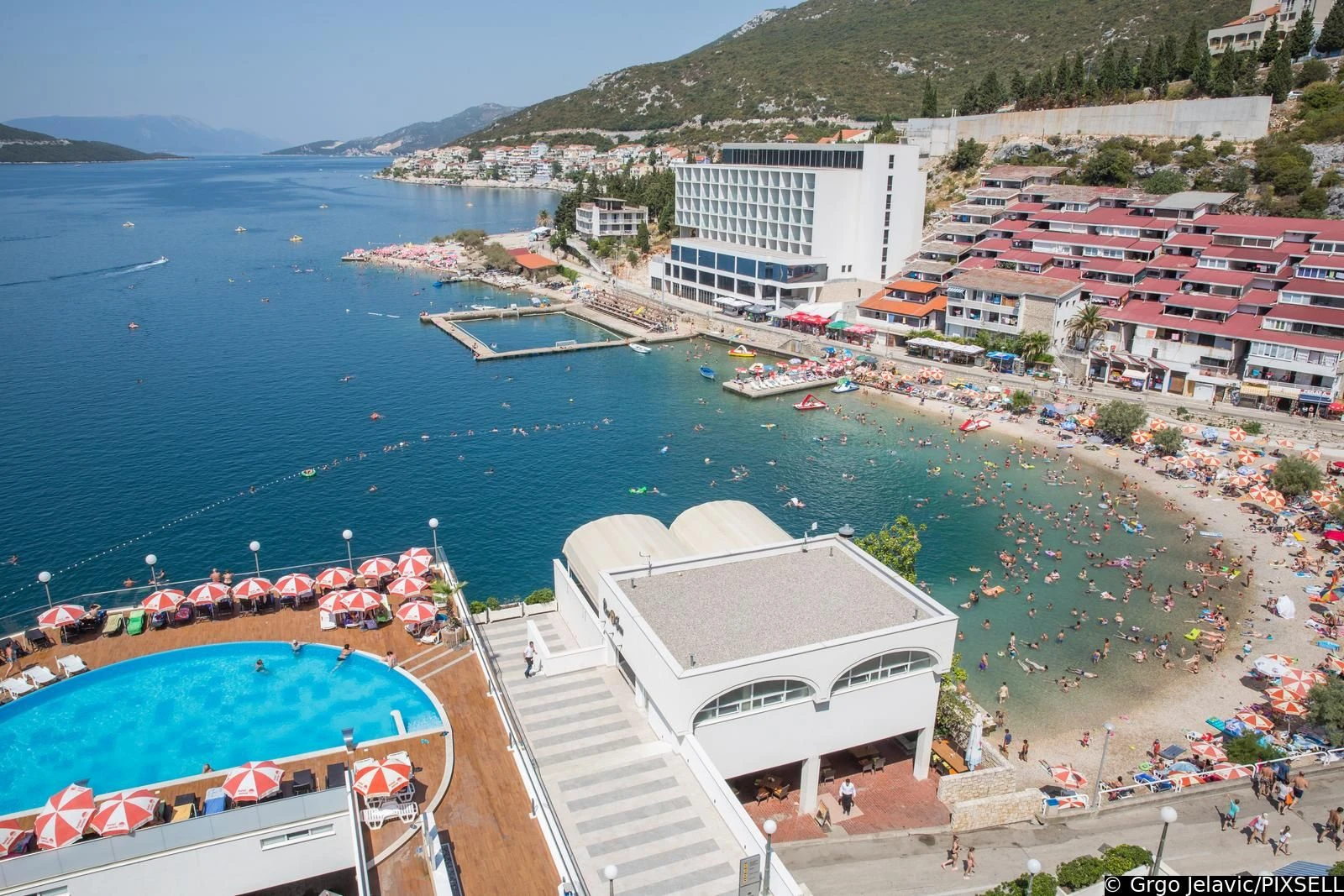 "Ko još traži račun za sladoled": Potraga za fiskalnom kasom u Neumu