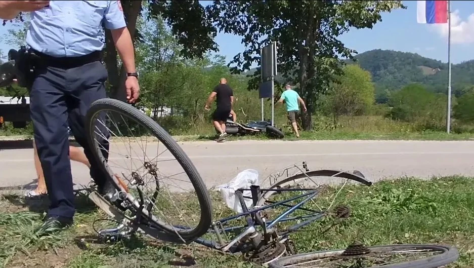 U sudaru s motociklom poginuo biciklist, motociklist zbrinut u bolnici