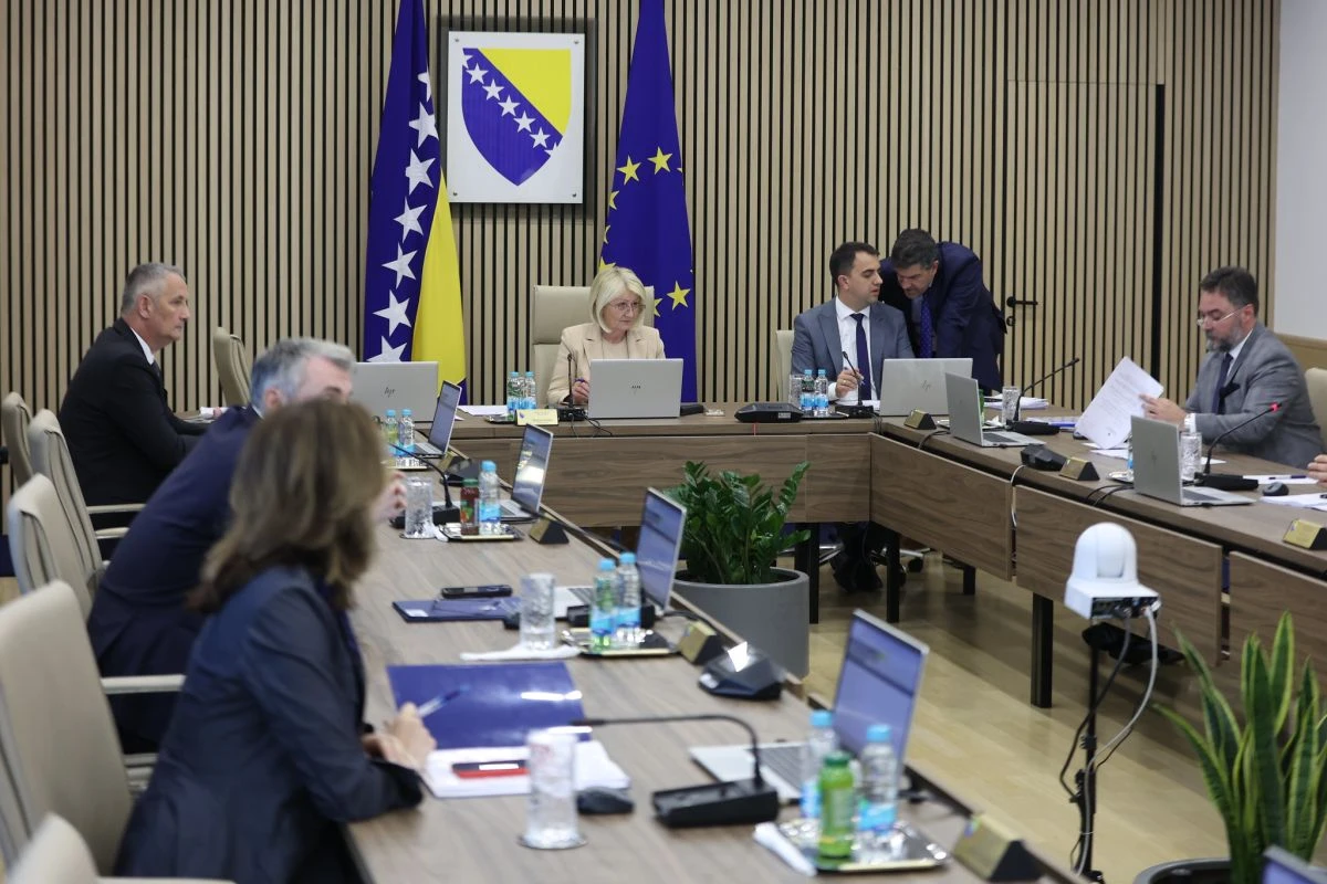 Etleboro.org - Ostaje li BiH danas i definitivno bez još 100 miliona ...