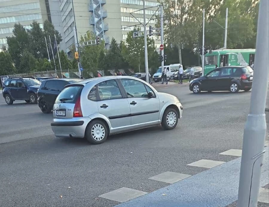 Jedna osoba povrijeđena u saobraćajnoj nezgodi u naselju Nedžarići