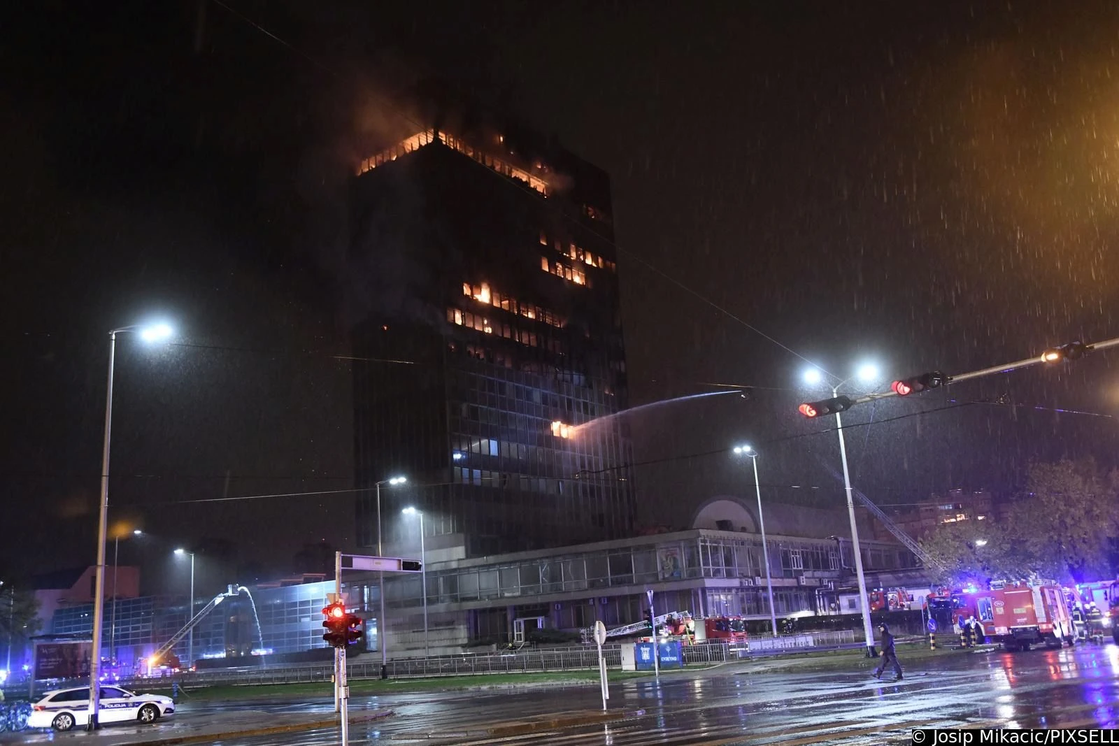 Nakon velikog požara: Zgrada Vjesnika u Zagrebu mora biti srušena što prije