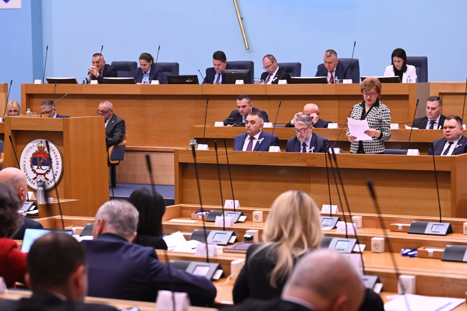 Koliko košta jedna sjednica NSRS-a: Izdvaja se novac za doručak, ručak, večeru, prijevoz ...