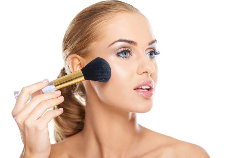 Kako pravilno nanijeti rumenilo, bronzer i highlighter prema obliku lica